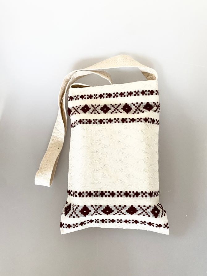 1695553034-42-traista maro.jpg